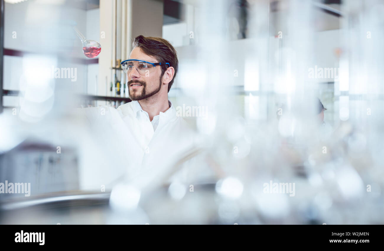 Sample bottles in science lab hi-res stock photography and images - Alamy
