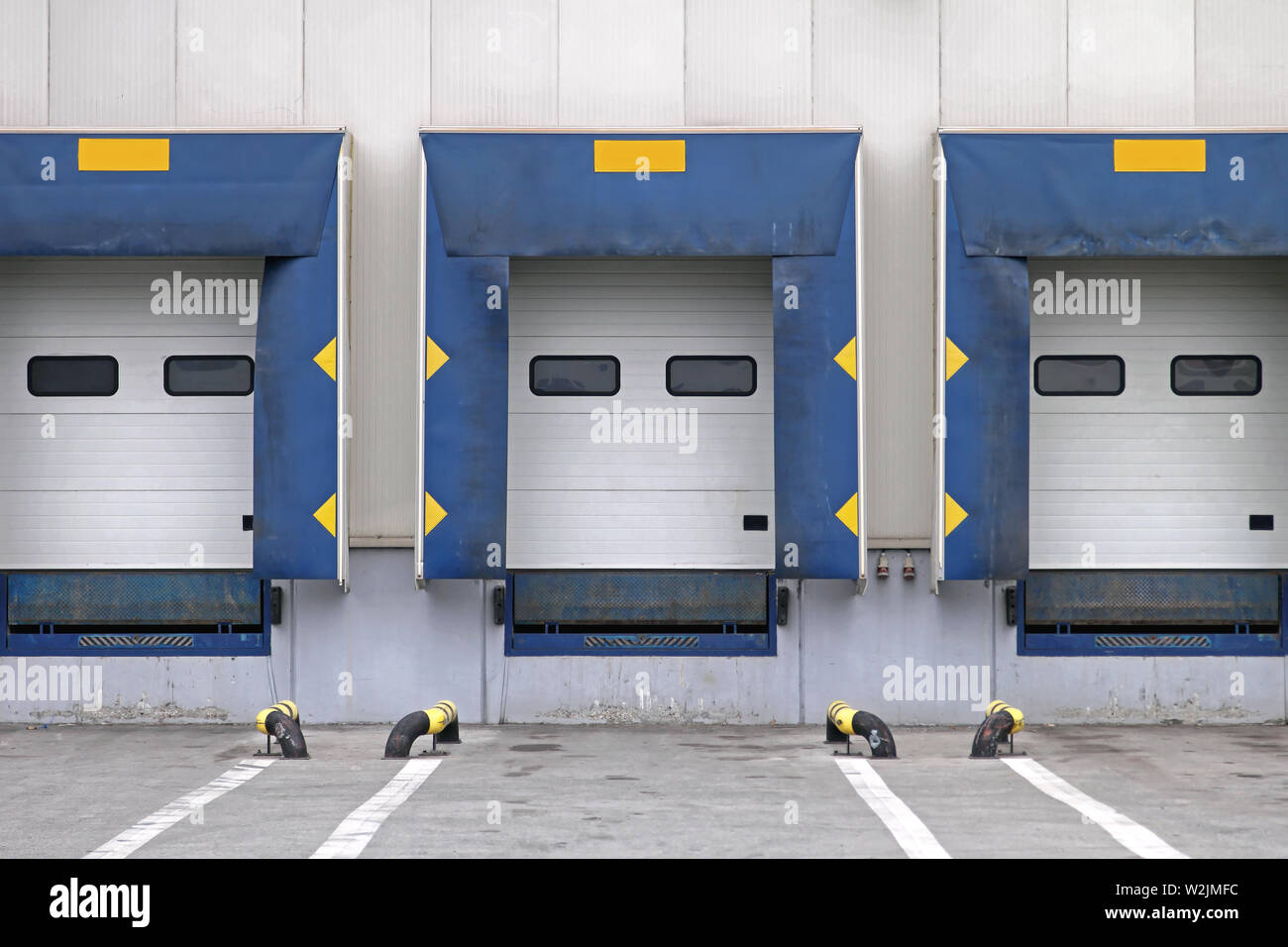 Cargo ramp hi-res stock photography and images - Alamy