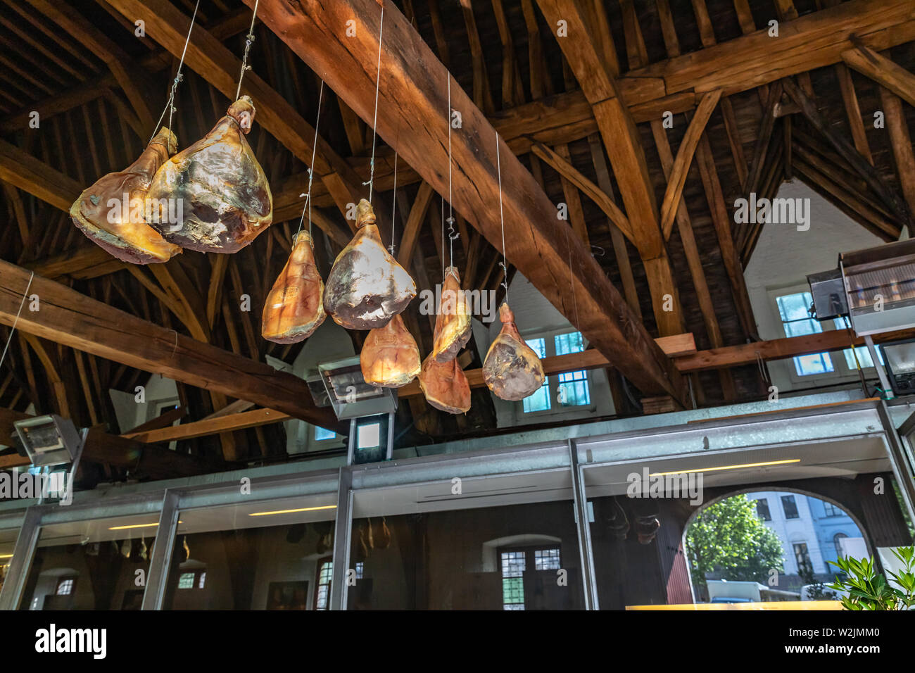 Rope hanging in barn hi-res stock photography and images - Alamy