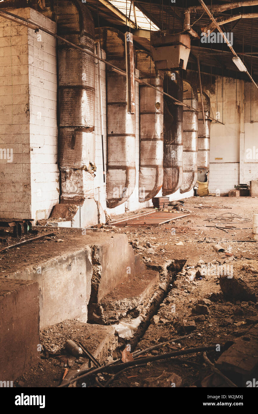 Sinister factory building hi-res stock photography and images - Alamy