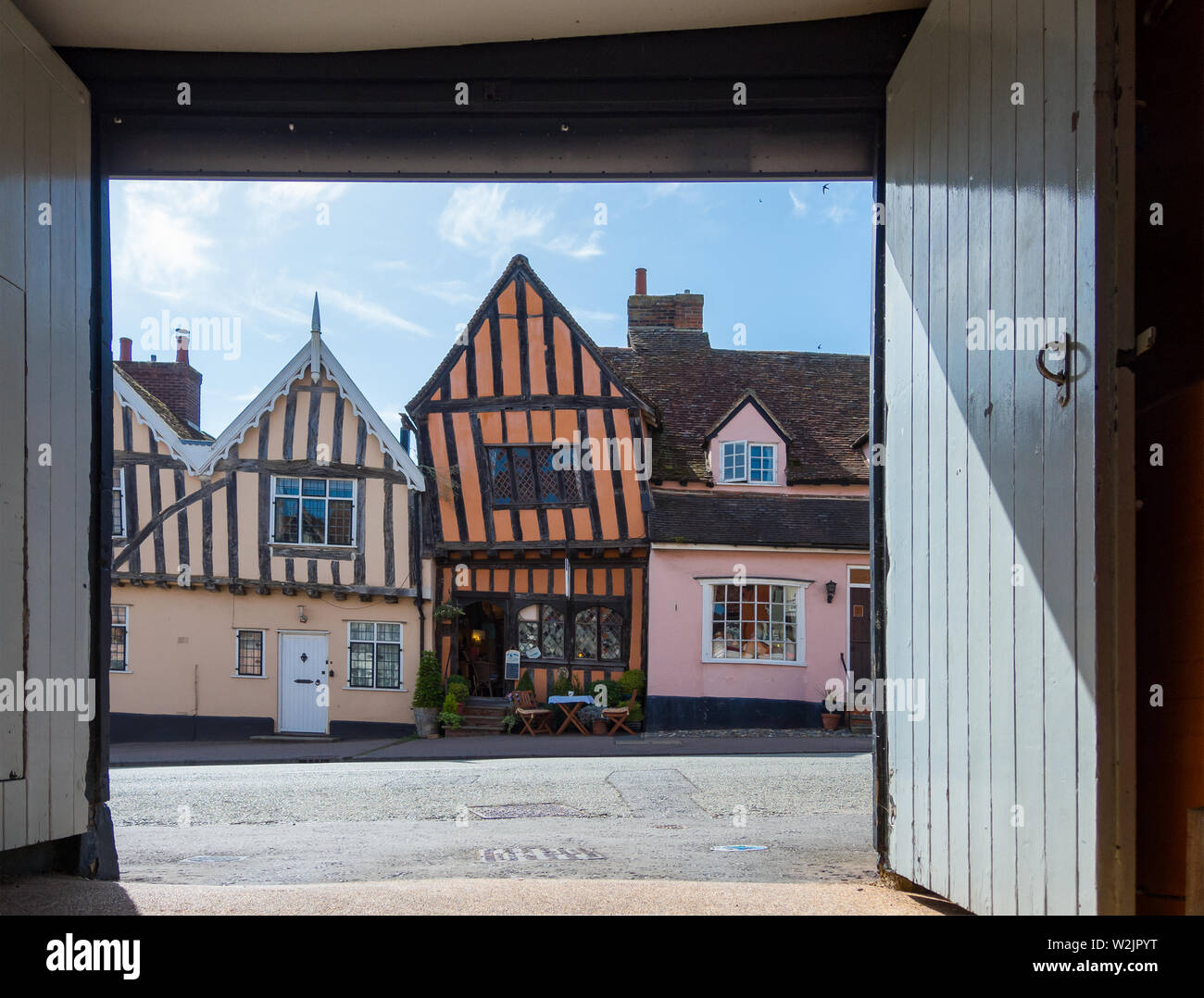 English tudor village hi-res stock photography and images - Alamy
