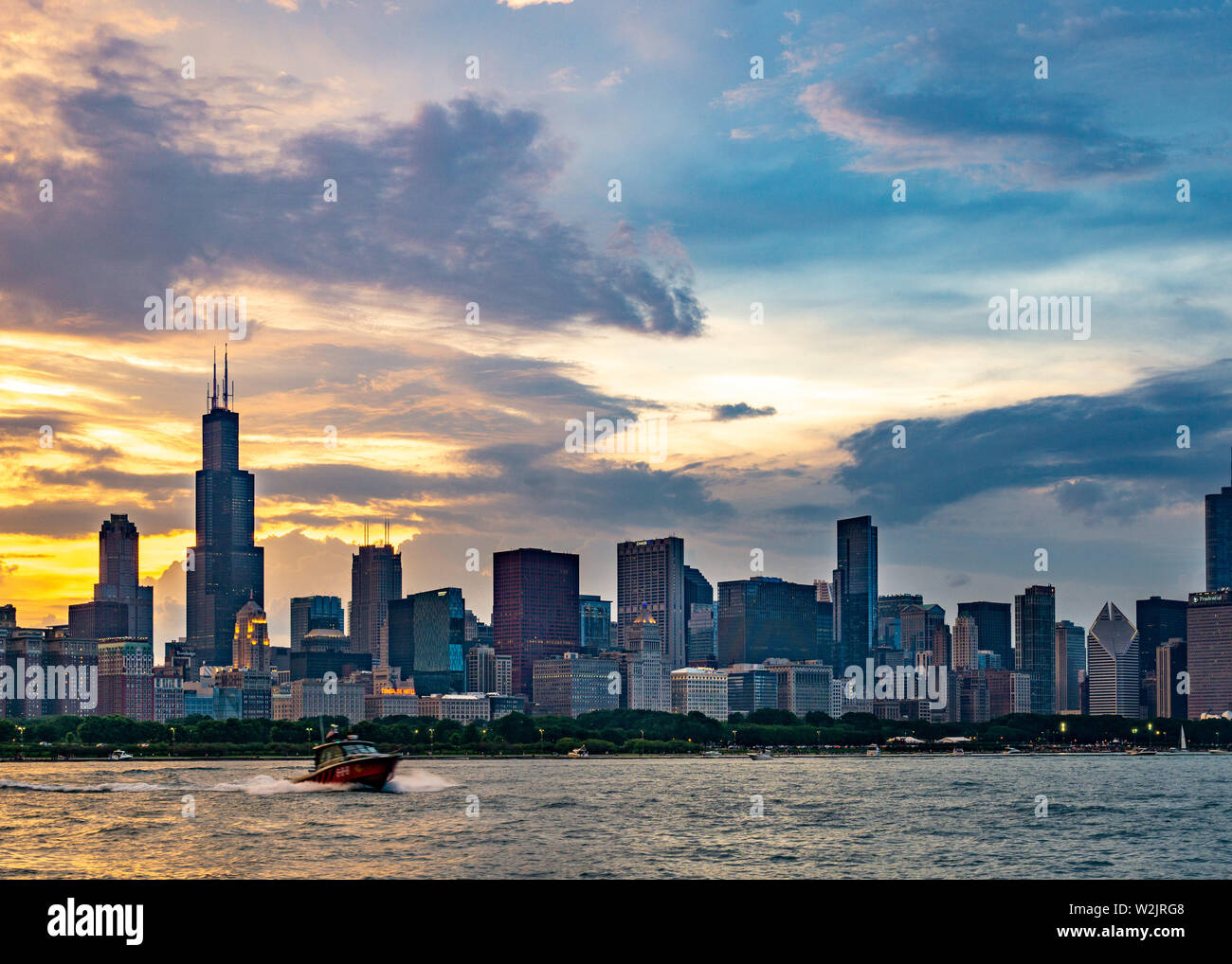 The Chicago Skyline at Sunset Stock Photo - Alamy