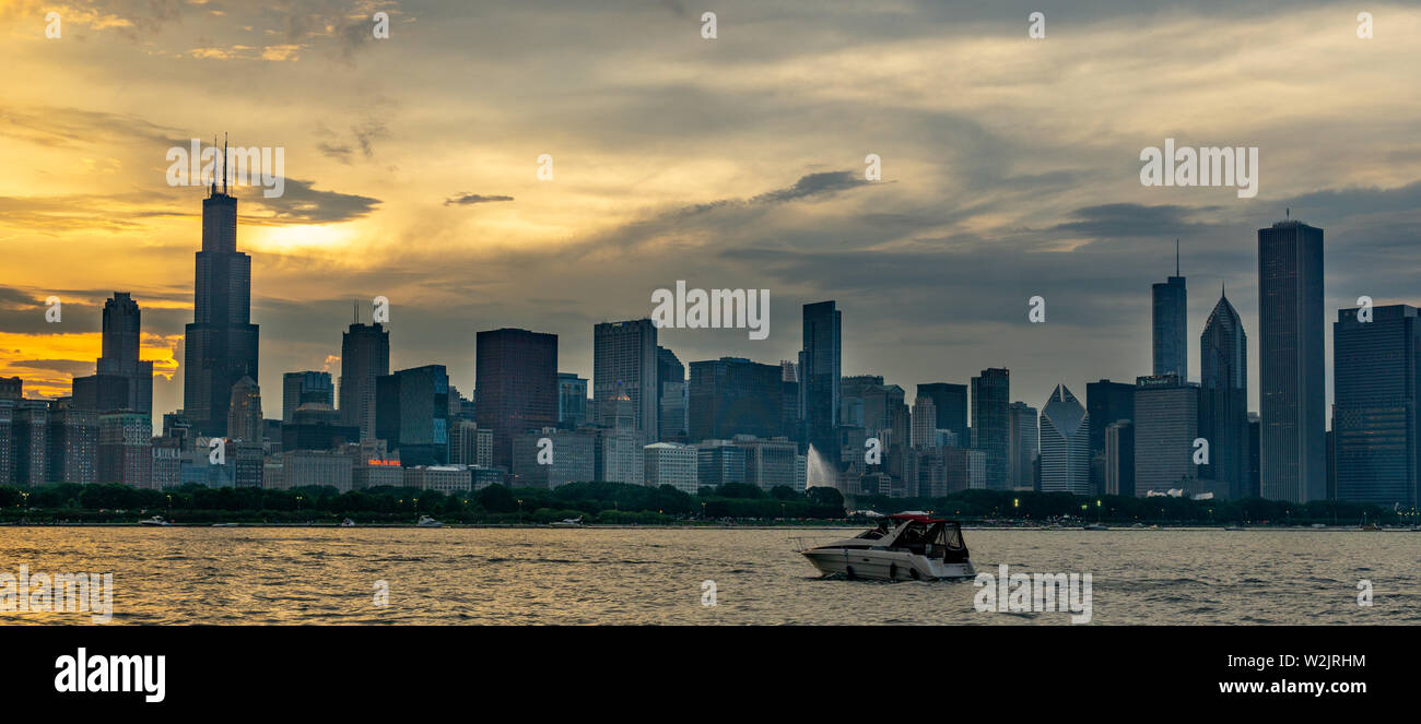 The Chicago Skyline at Sunset Stock Photo - Alamy