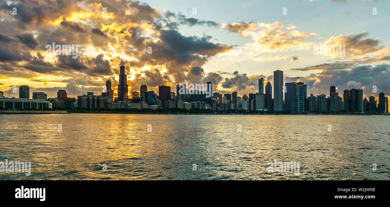 The Chicago Skyline at Sunset Stock Photo - Alamy