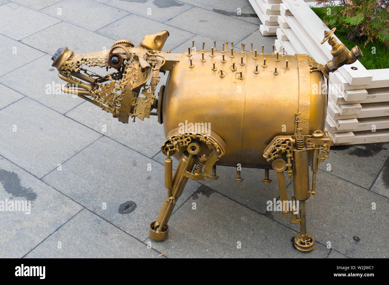 Metal pig -sculpture in Moscow, 3.7.19, Paveletskaya Stock Photo - Alamy