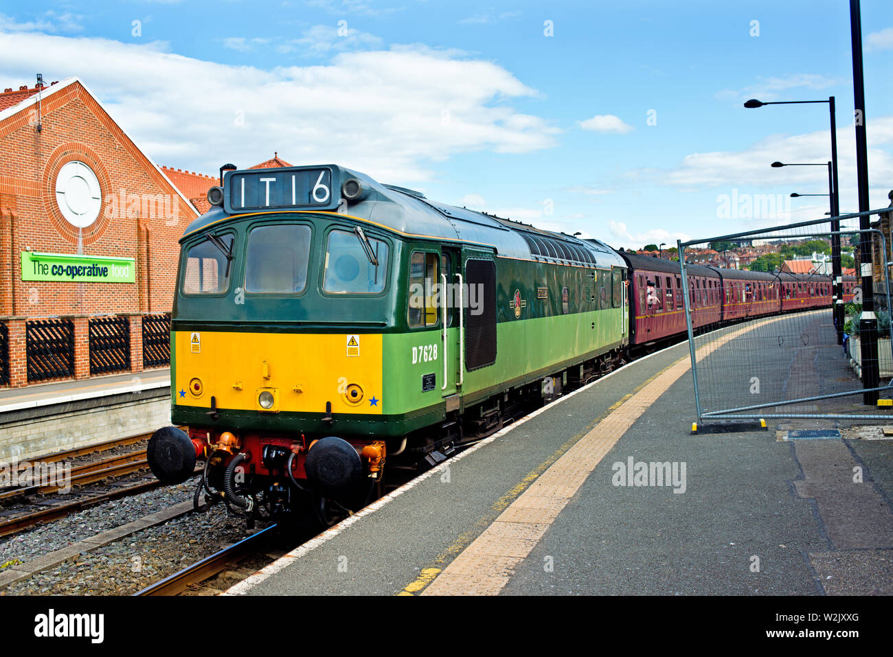 Whitby station hi-res stock photography and images - Alamy