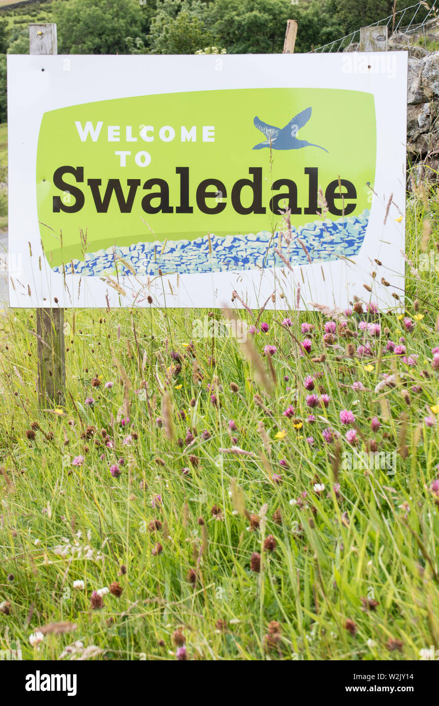 "Welcome to Swaledale" sign upon entering Swaledale, Yorkshire Dales ...