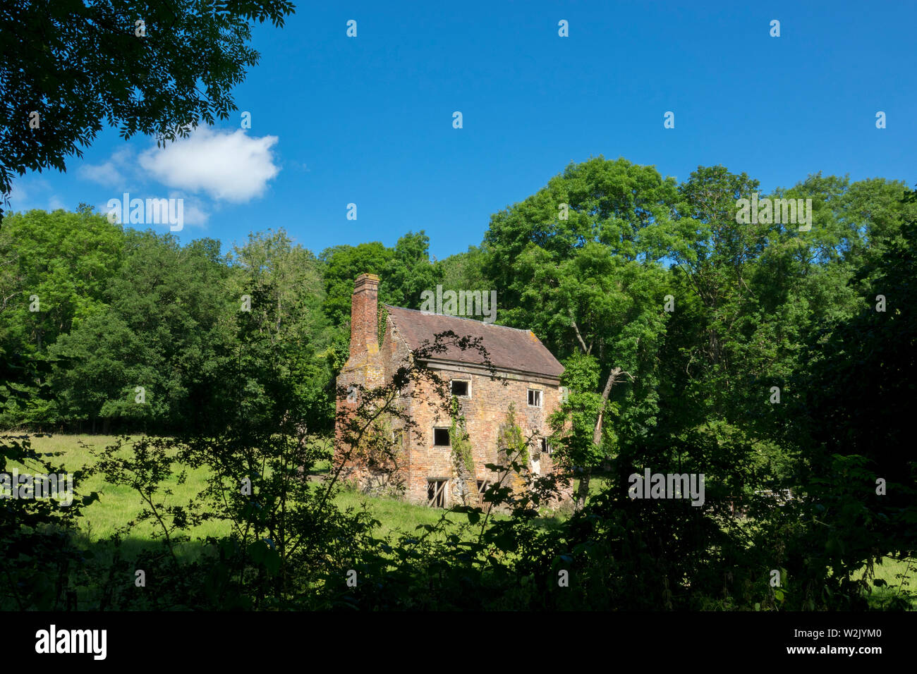 Derelict Farm House Stock Photo - Alamy
