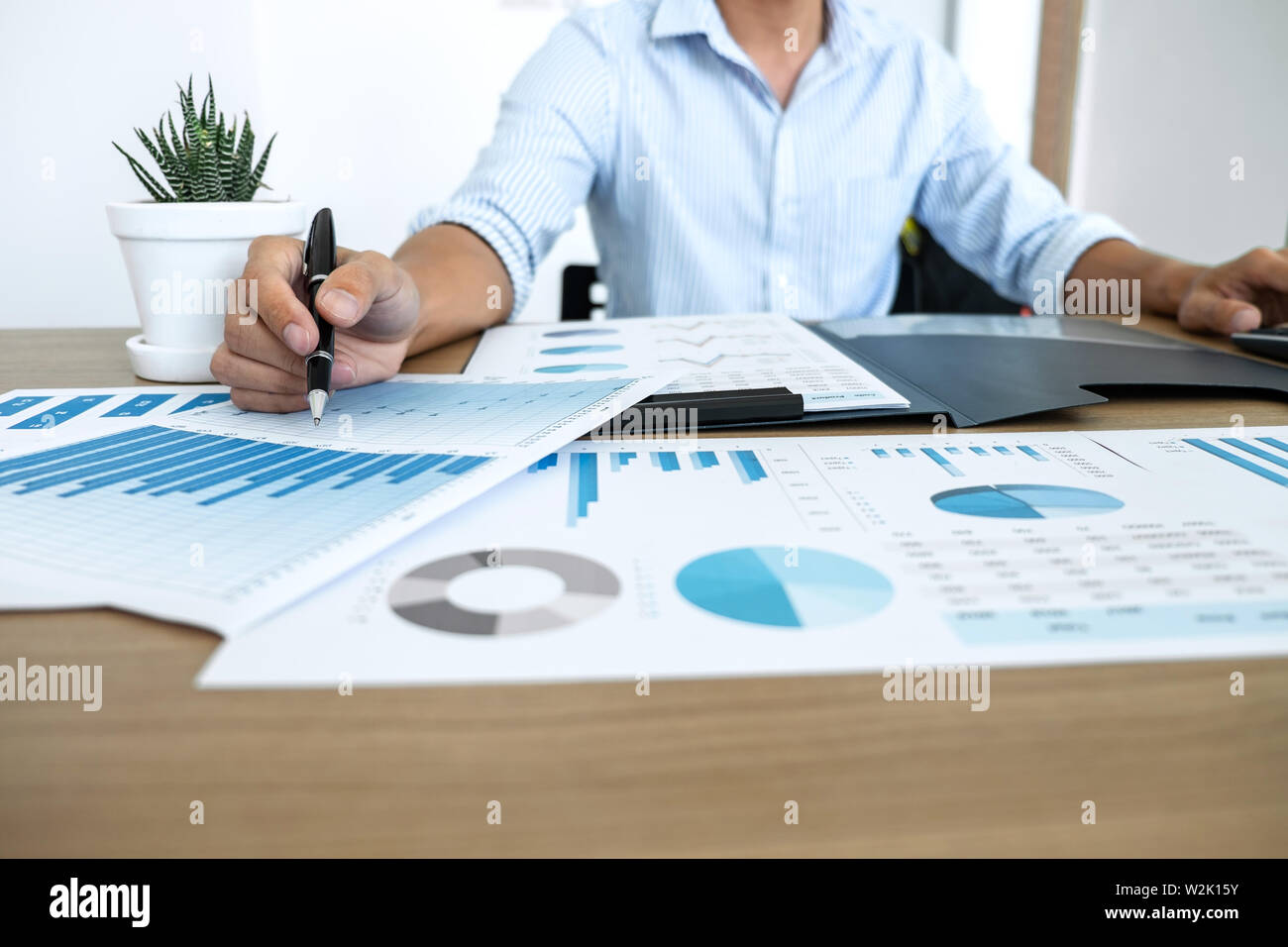 Balance sheet audit hi-res stock photography and images - Alamy