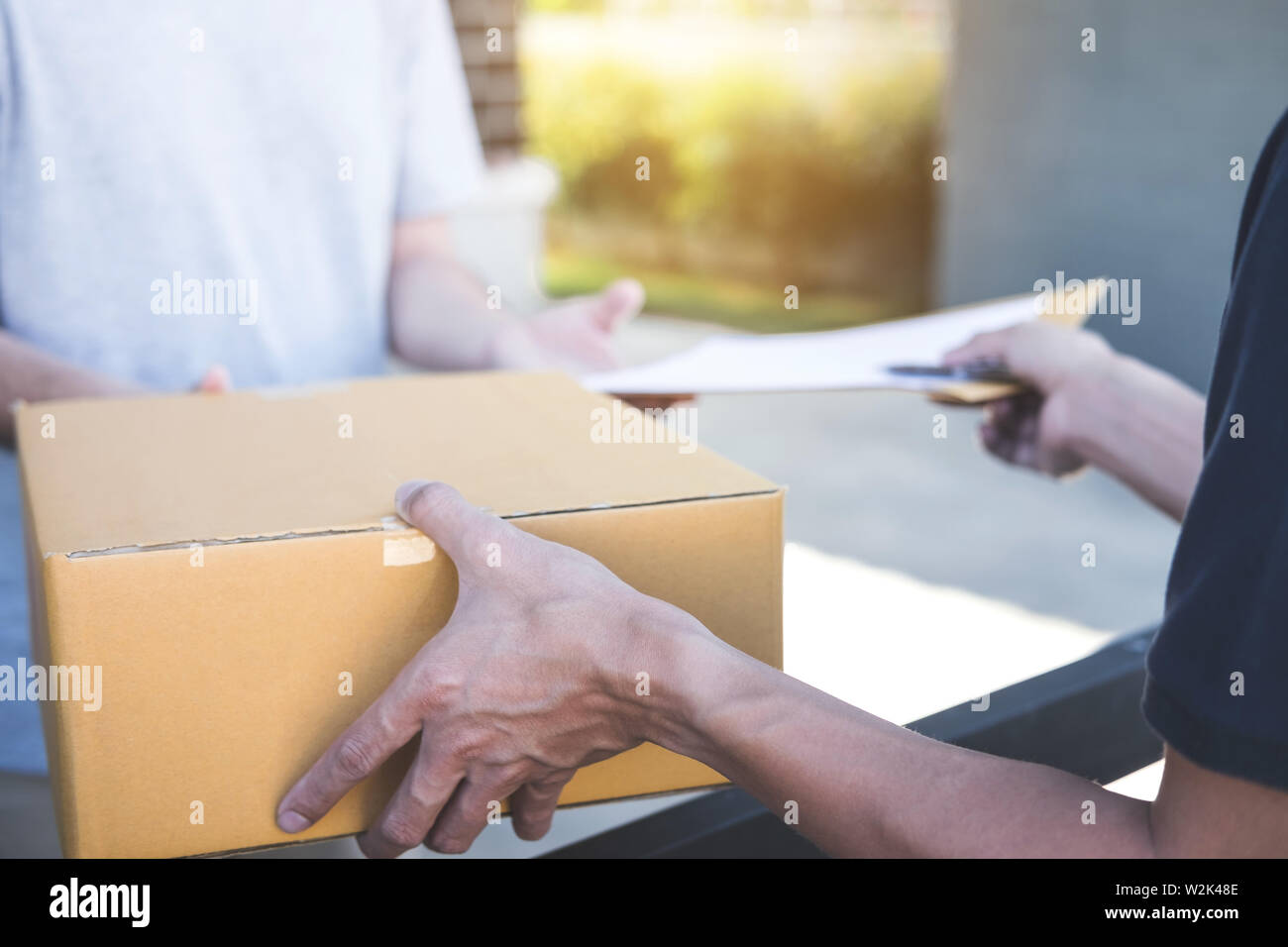 Delivery receipt form hi-res stock photography and images - Alamy