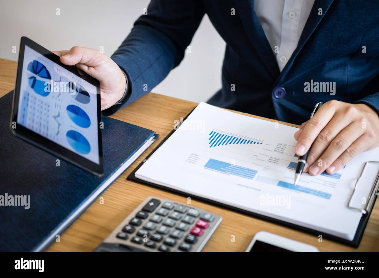 Statistical chart hi-res stock photography and images - Alamy