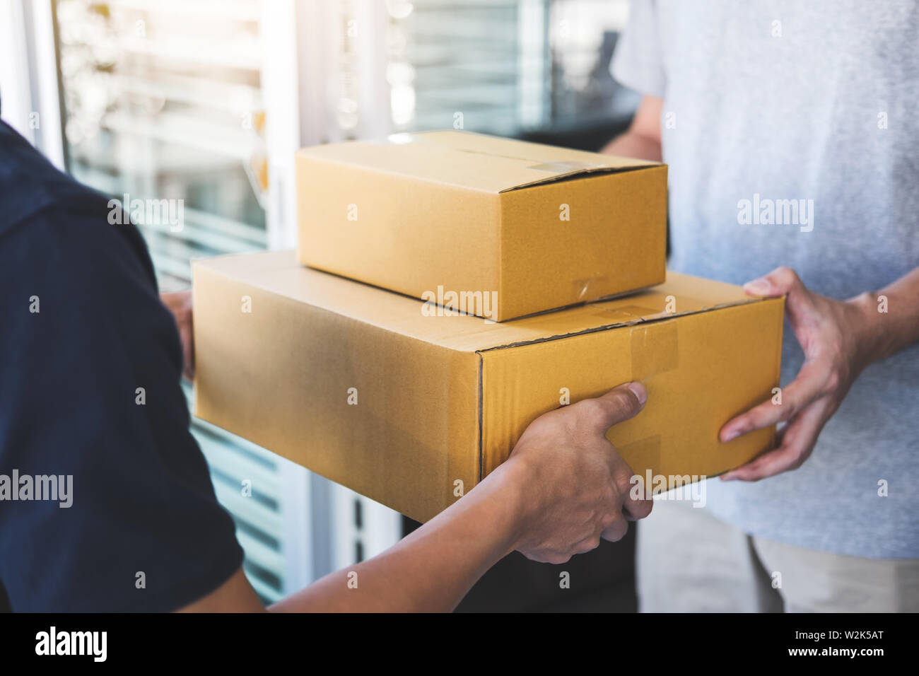 Parcel box hi-res stock photography and images - Alamy