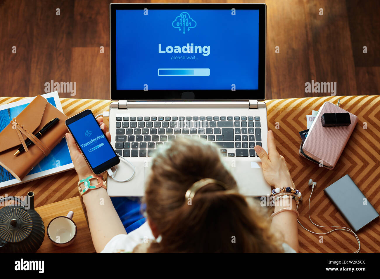 Angry reminder email hi-res stock photography and images - Alamy