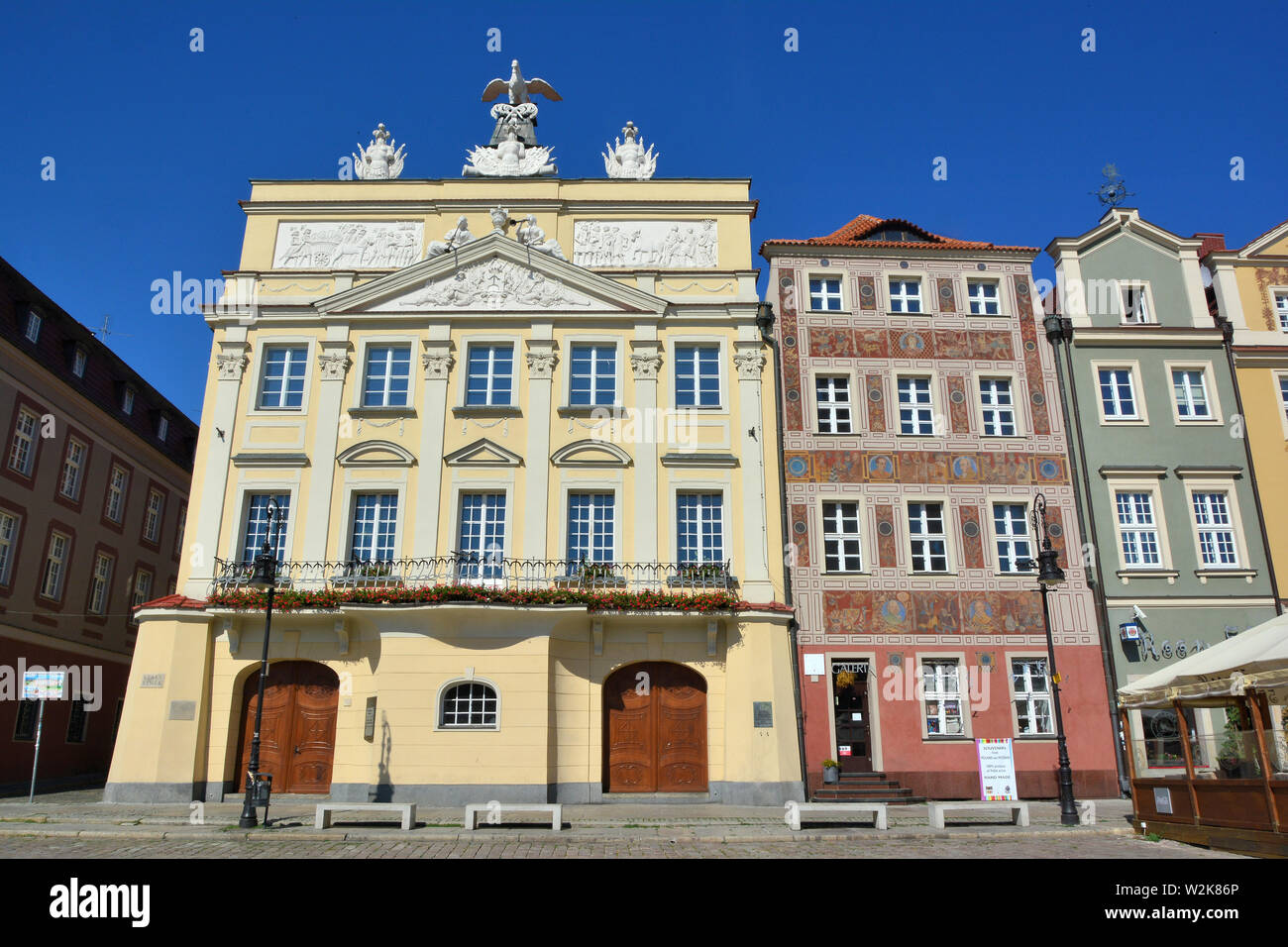 Colorful renaissance facades on the central market square, Poznań ...