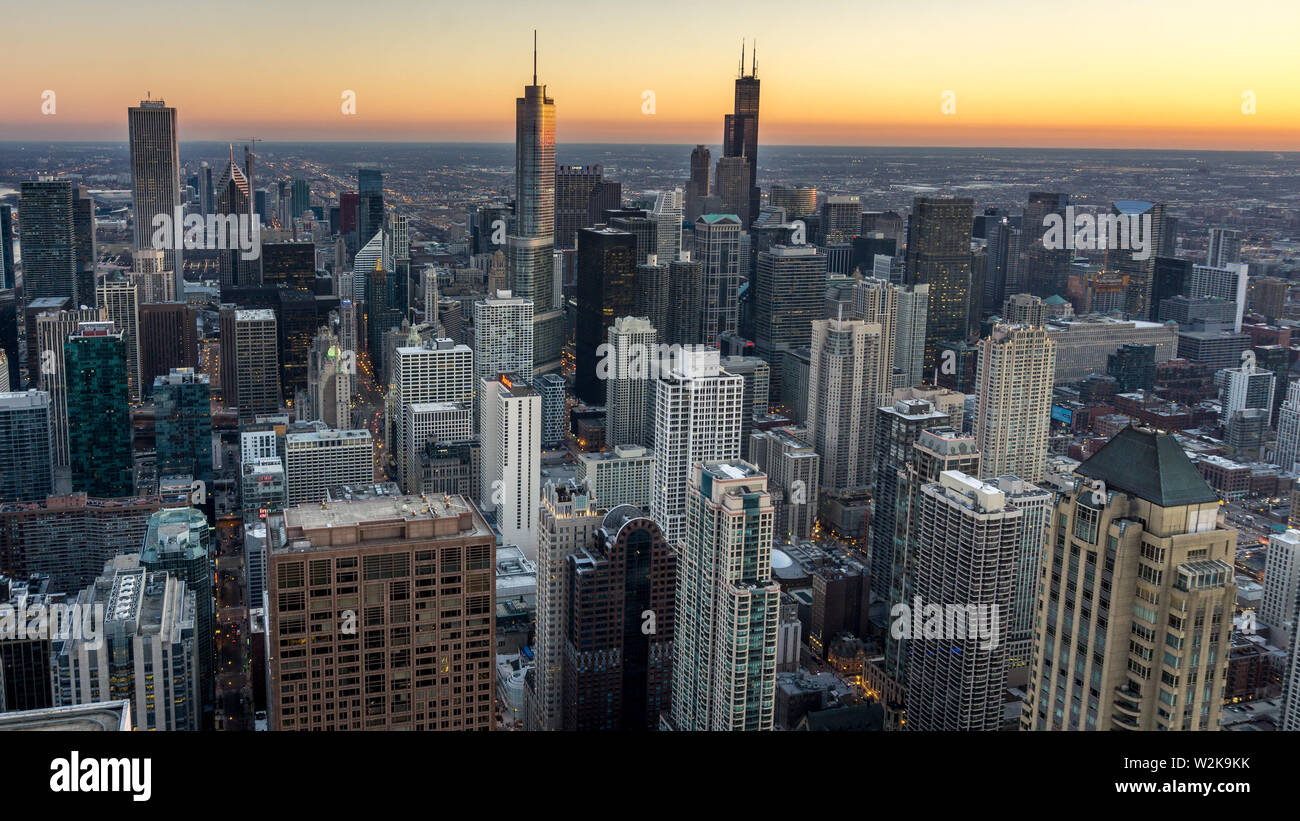 Aerial sunset chicago skyline waterfront hi-res stock photography and ...