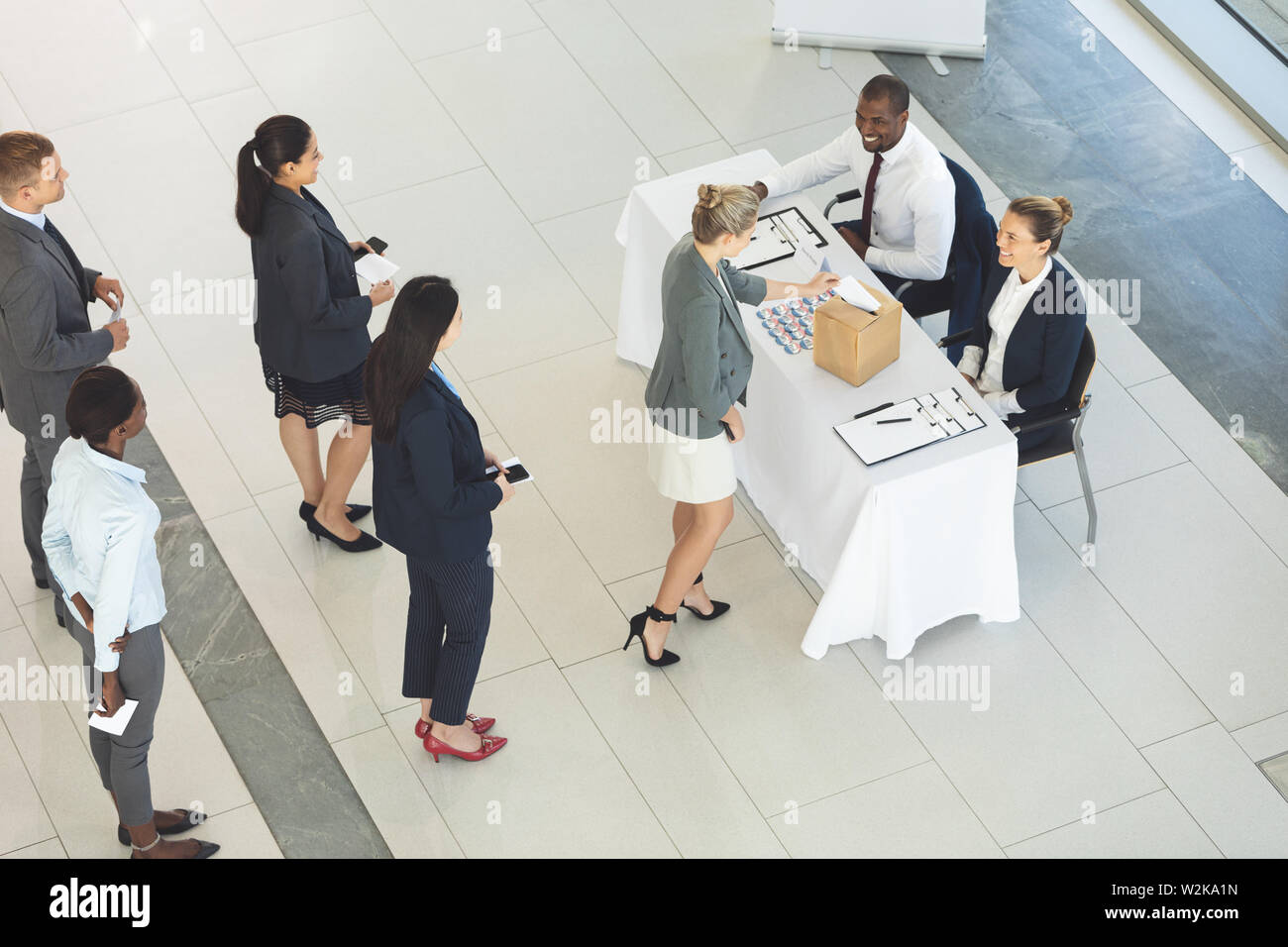 Queuing vote hi-res stock photography and images - Alamy