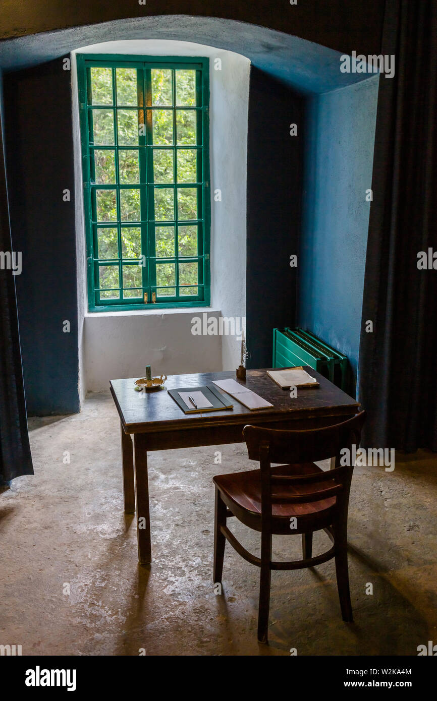 16th century house interior hi-res stock photography and images - Alamy