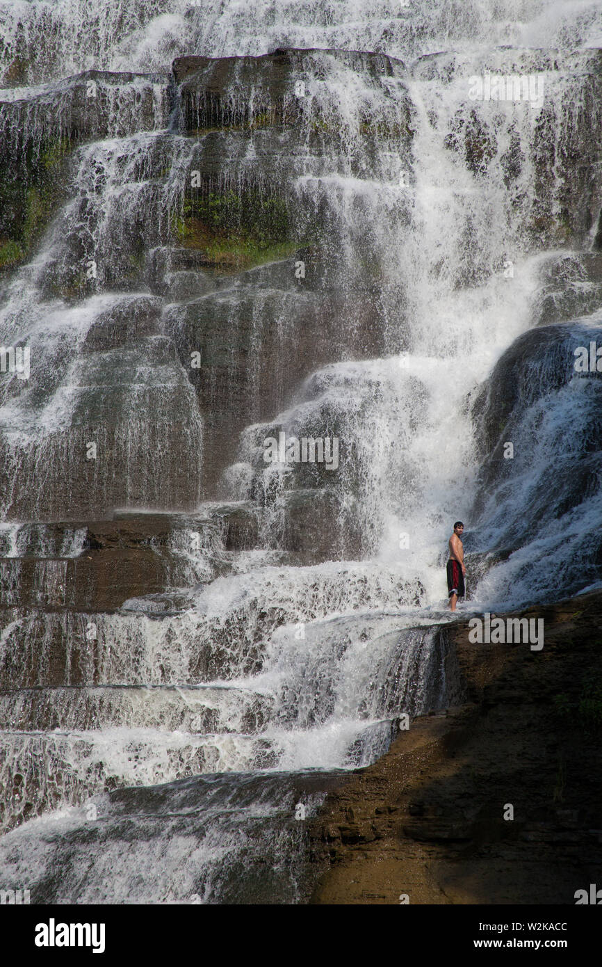 Precarious position hi-res stock photography and images - Alamy