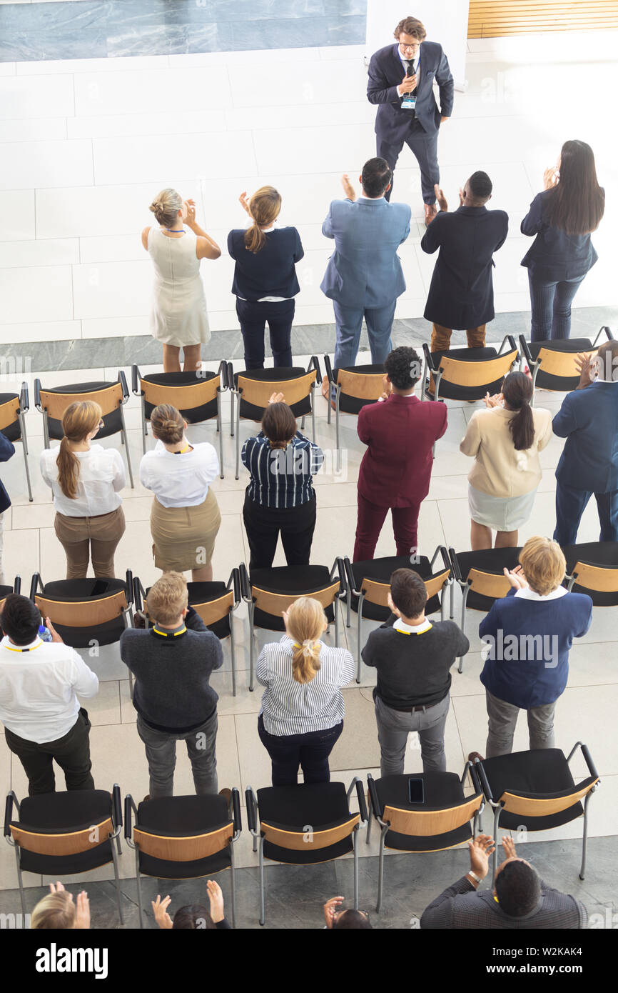 Black woman clapping hi-res stock photography and images - Alamy