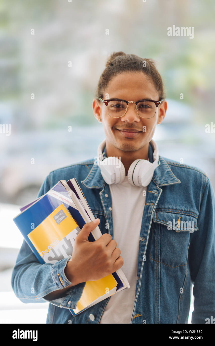 Am i listening hi-res stock photography and images - Alamy