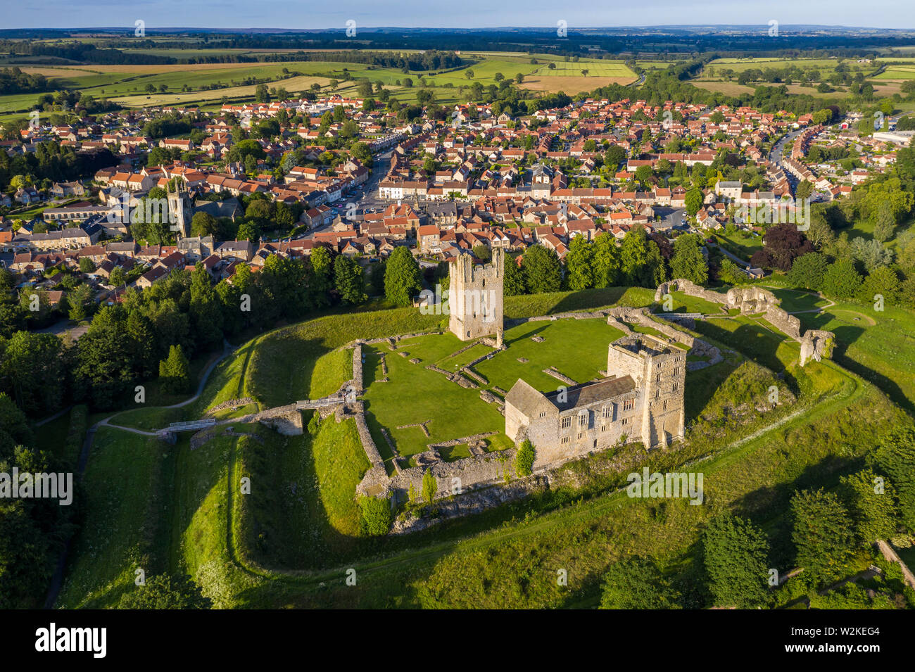 Helmsley Castle and Town, Ryedale, North Yorkshire, England, UK Stock ...