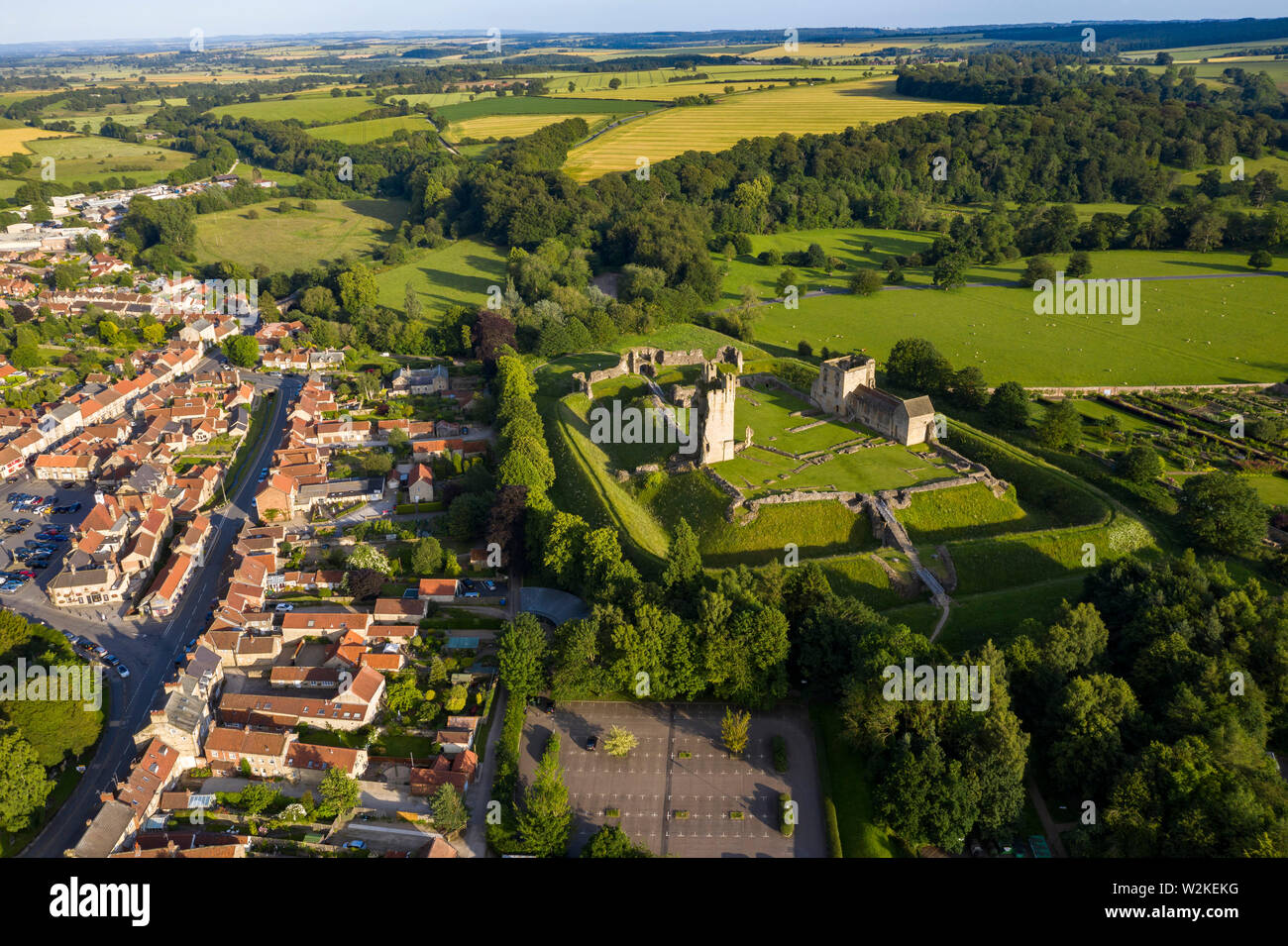 Helmsley Castle and Town, Ryedale, North Yorkshire, England, UK Stock ...