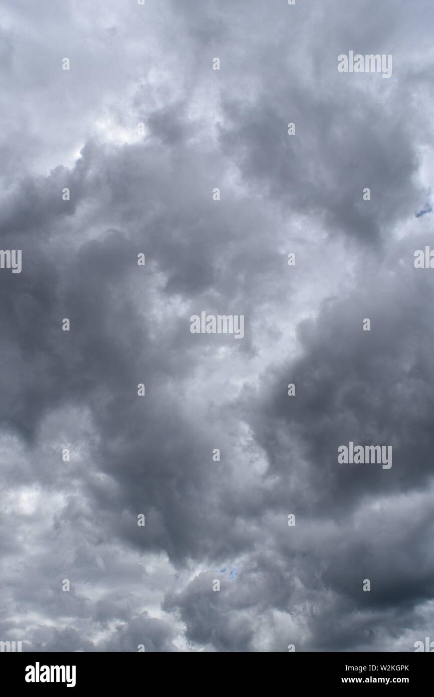 Grey cloud background hi-res stock photography and images - Alamy