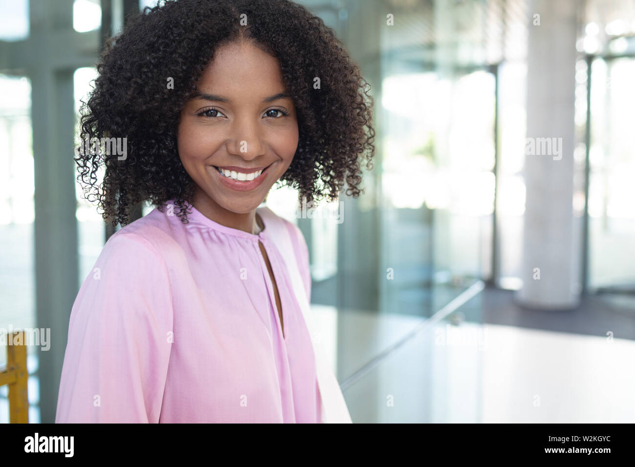 Camera lift hi-res stock photography and images - Alamy