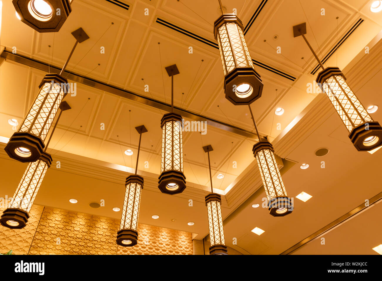 Clean tokyo metro hi-res stock photography and images - Alamy