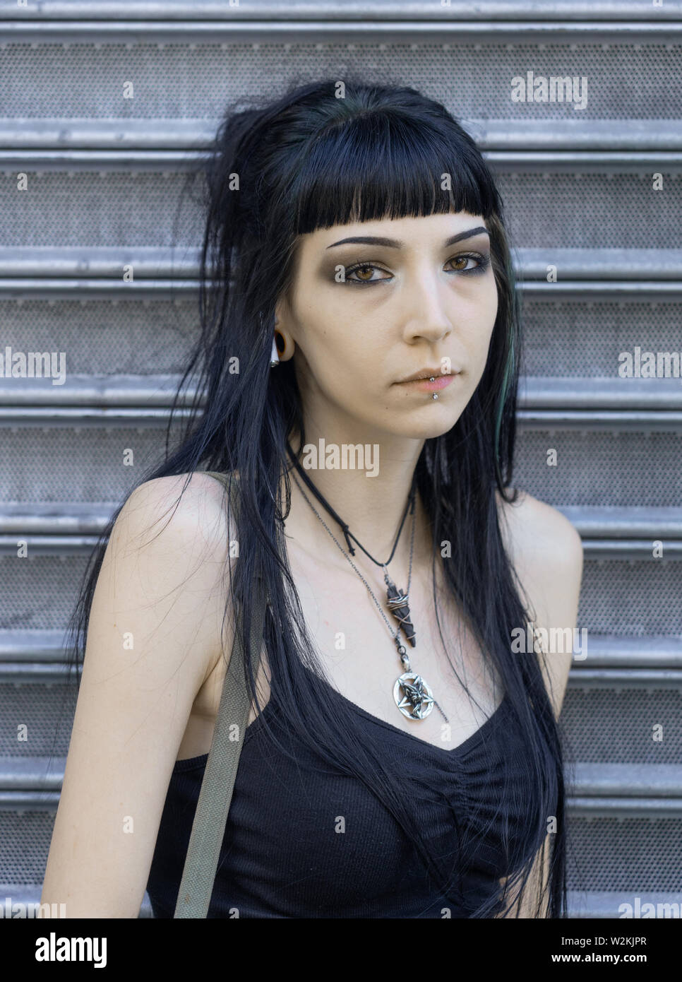Alternative metal hi-res stock photography and images - Alamy