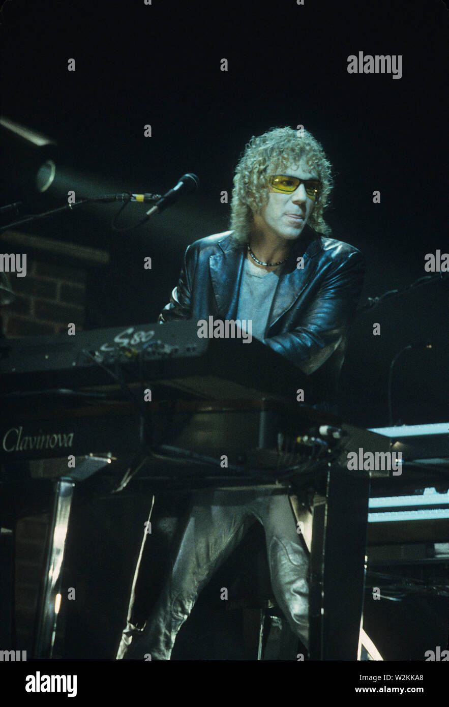BON JOVI US rock group with David Bryan, December 2, 2000 at The Forum ...