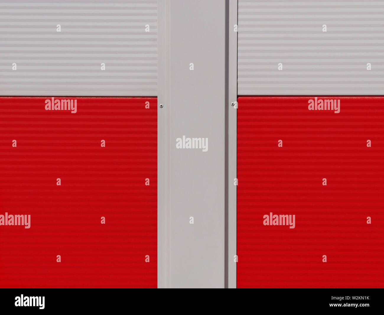 Red wall panel hi-res stock photography and images - Alamy