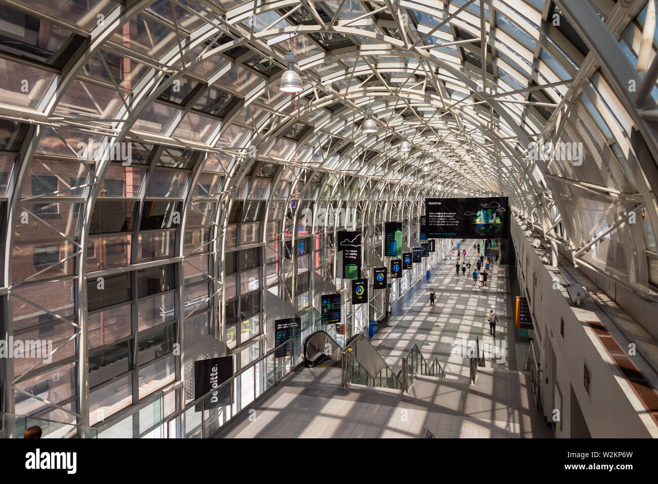Skywalk pedestrian walkway toronto canada hi-res stock photography and ...