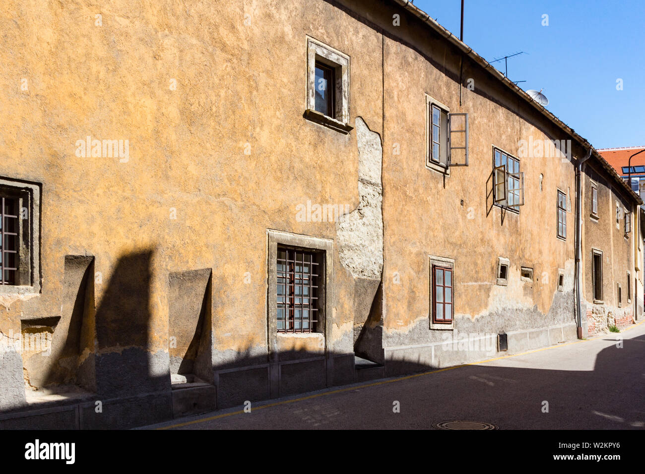 Medieval plaster hi-res stock photography and images - Alamy