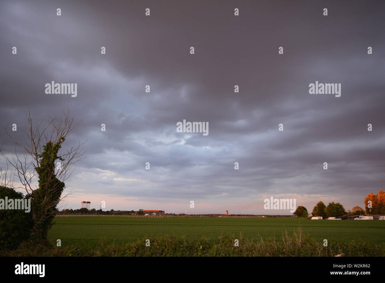Dark brooding clouds hi-res stock photography and images - Alamy