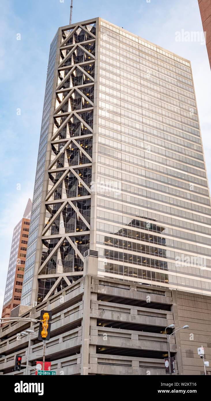 High rise buildings in St Louis downtown - ST. LOUIS, USA - JUNE 19 ...
