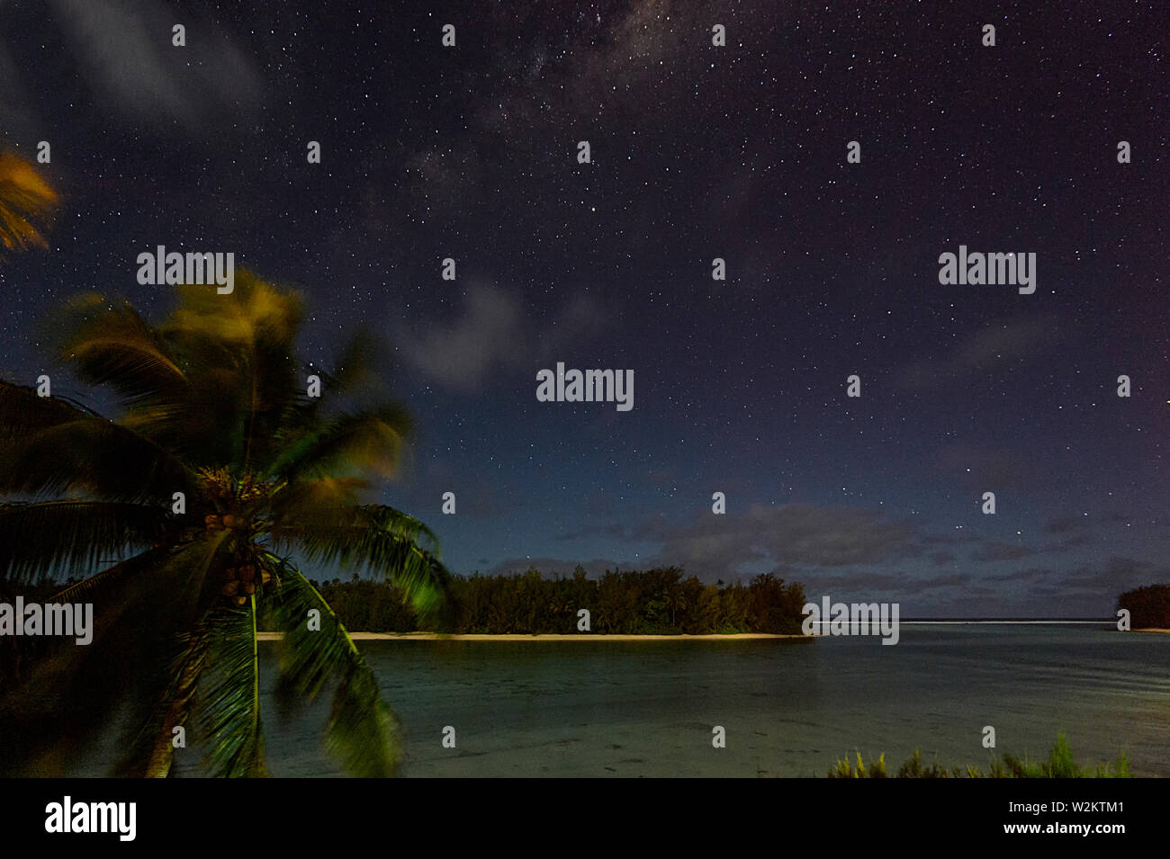 Muri beach cook islands night hi-res stock photography and images - Alamy