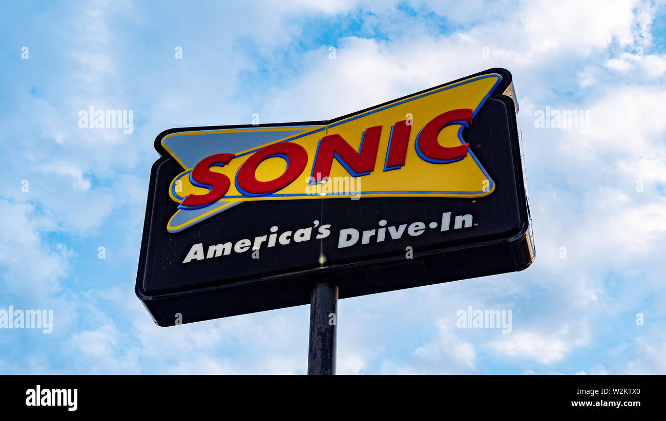 Sonic drive in hi-res stock photography and images - Alamy