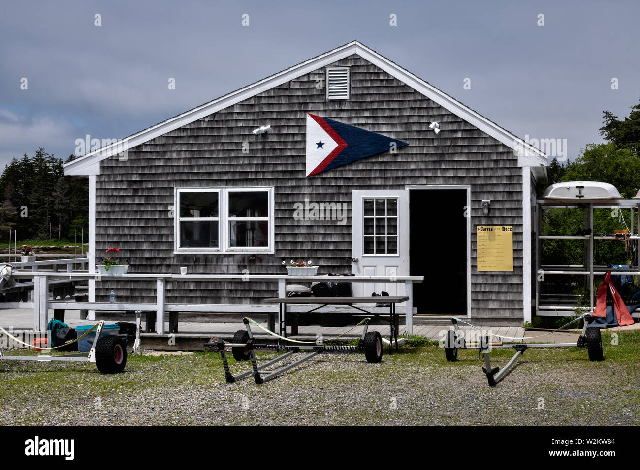 The Southport Yacht Club at Cozy Harbor in Southport, Boothbay Harbor ...