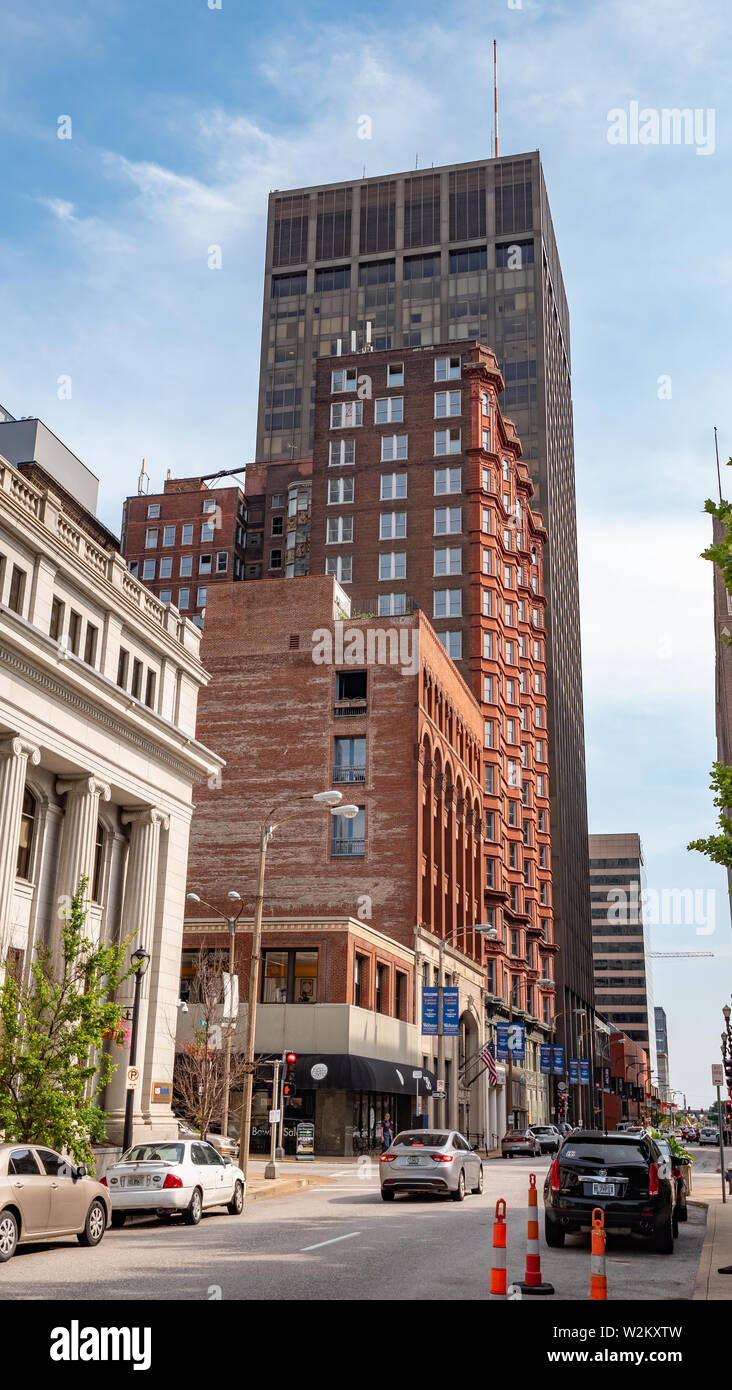High rise buildings in St Louis downtown - ST. LOUIS, USA - JUNE 19 ...