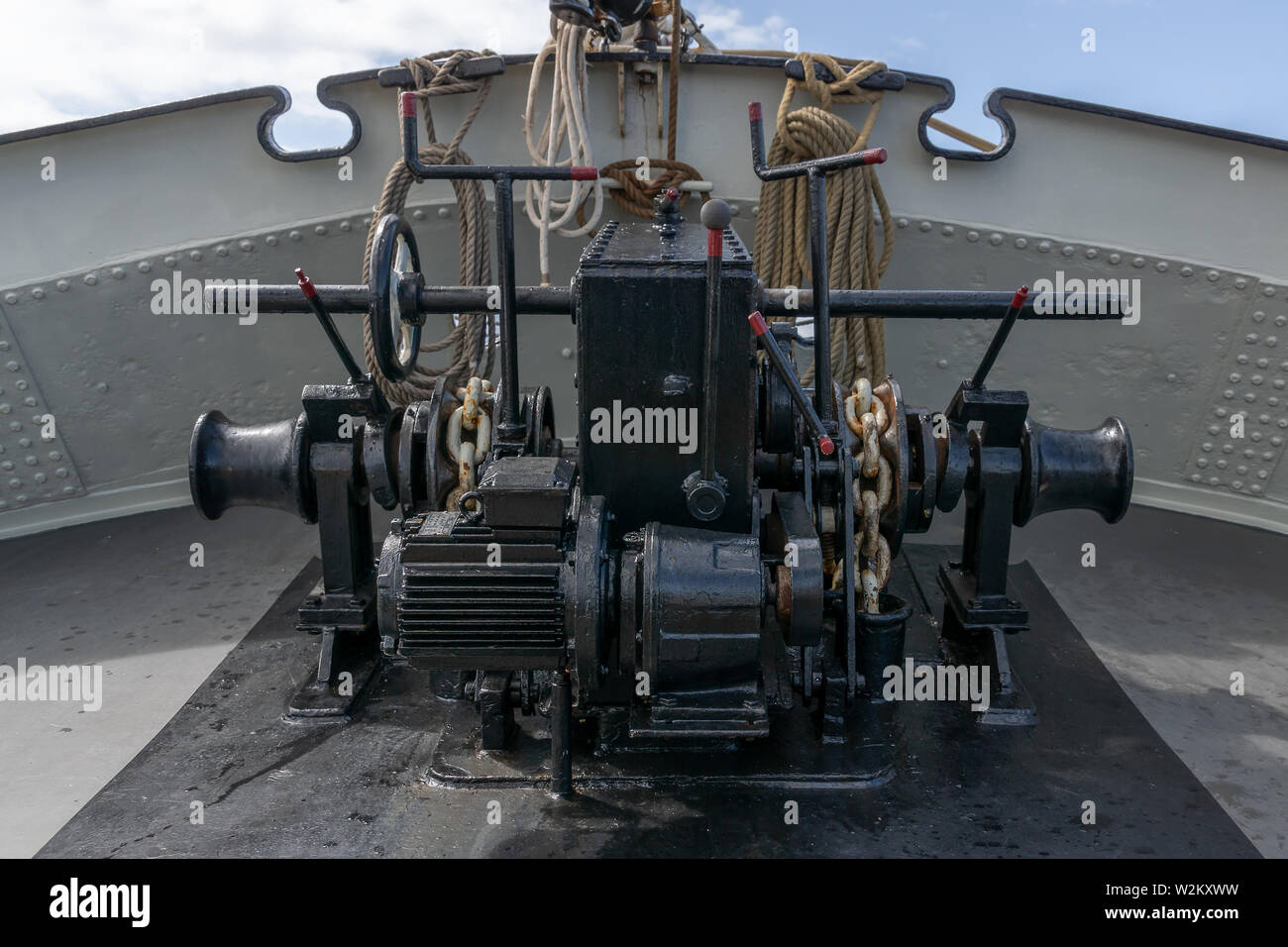 Historic Windlass High Resolution Stock Photography and Images - Alamy