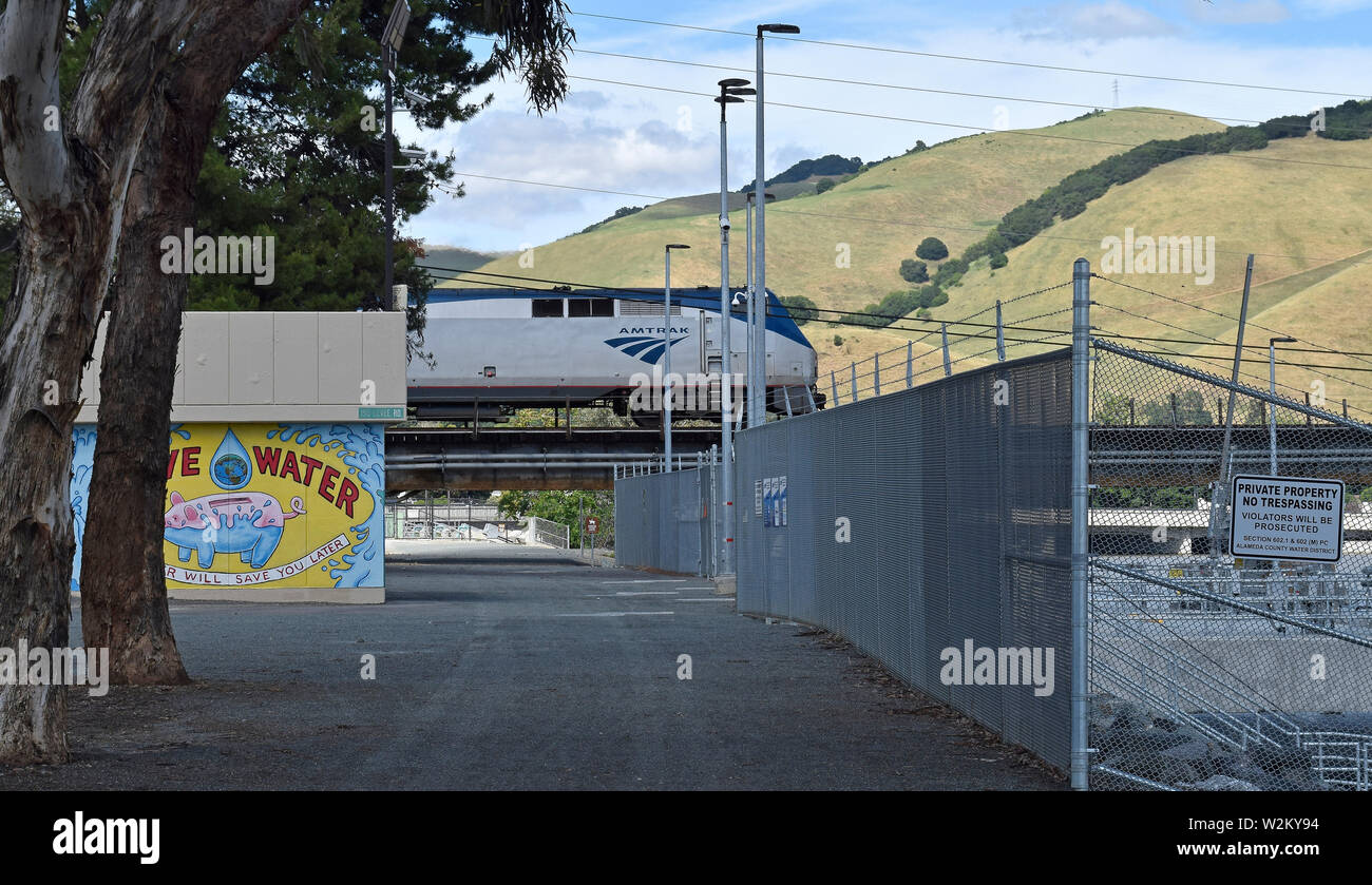 Caltrans Amtrak California train over Alameda Creek trail, Alameda ...