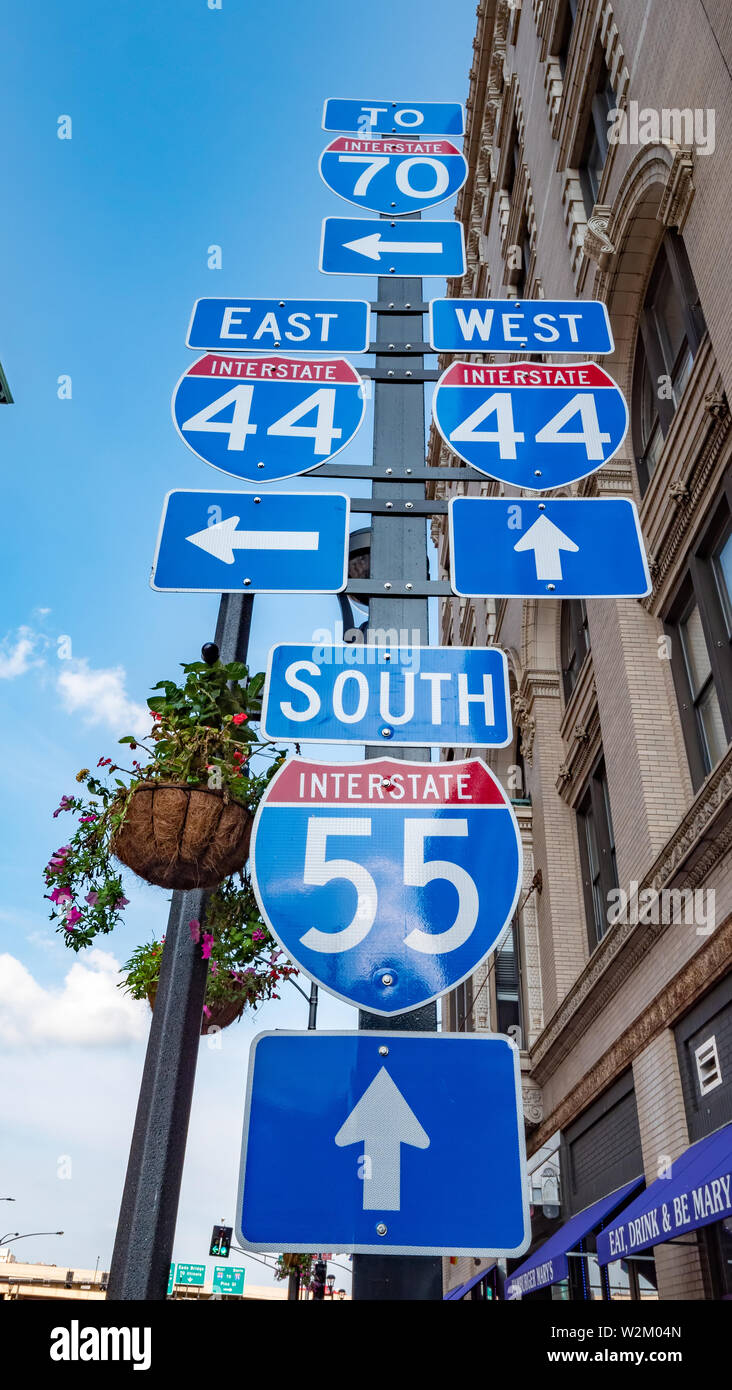 Street signs to Interstate at St Louis downtown - ST. LOUIS, USA - JUNE ...