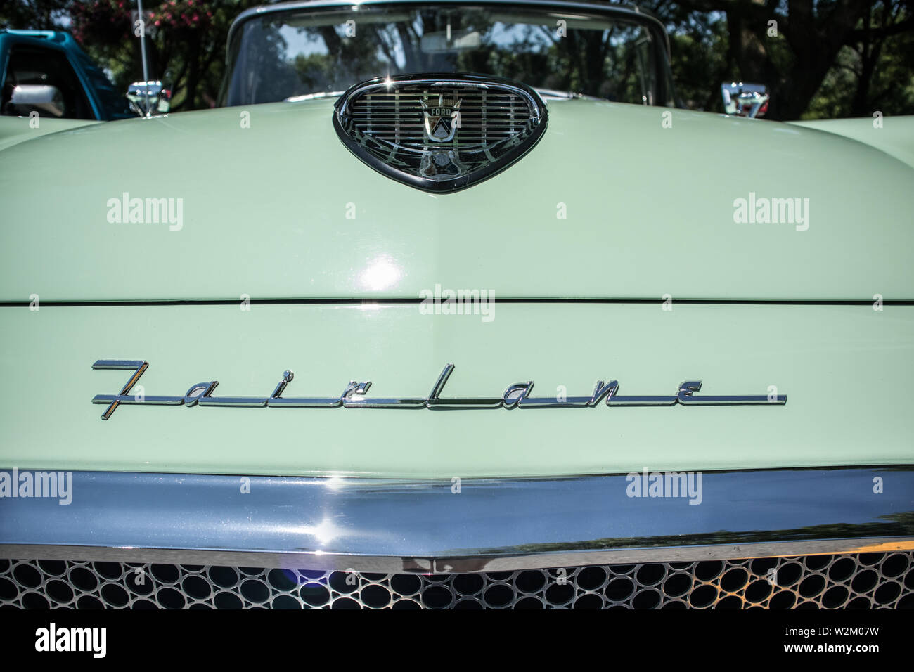The logo in the front of a 1957-1958 Ford Fairlane. Turquoise Stock ...