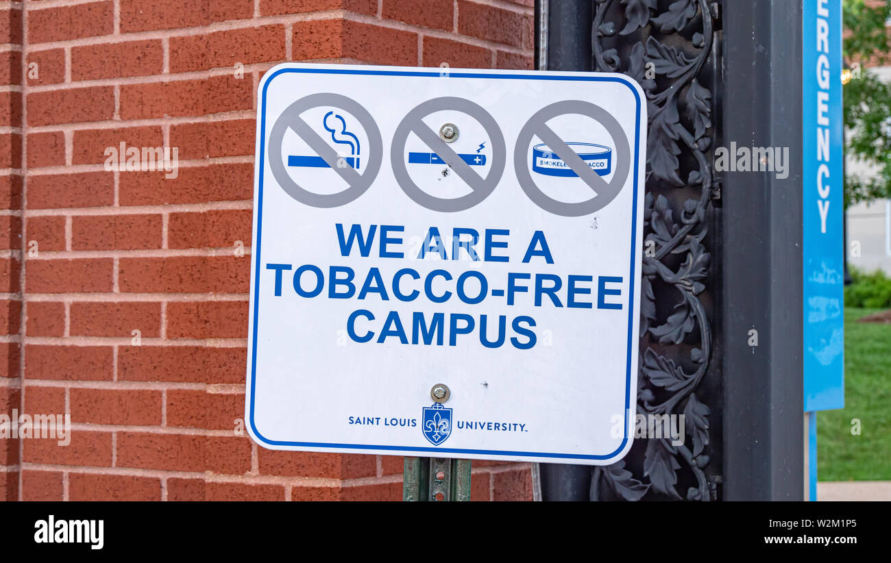 Tobacco free campus sign - ST. LOUIS, USA - JUNE 19, 2019 Stock Photo ...