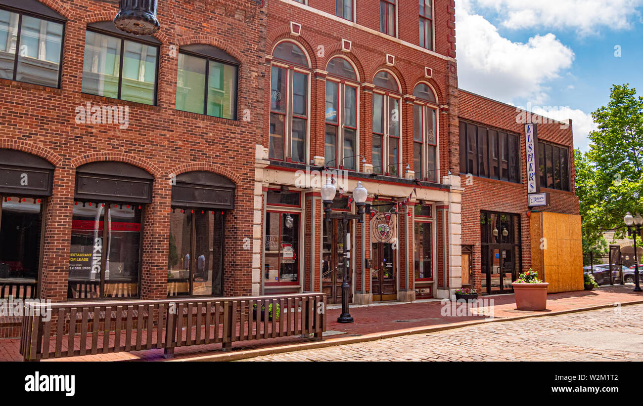 St louis laclede’s landing hi-res stock photography and images - Alamy