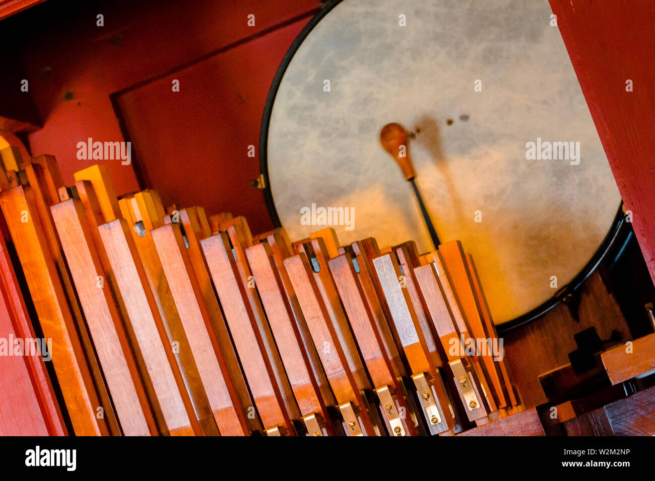 Drum organ hi-res stock photography and images - Alamy