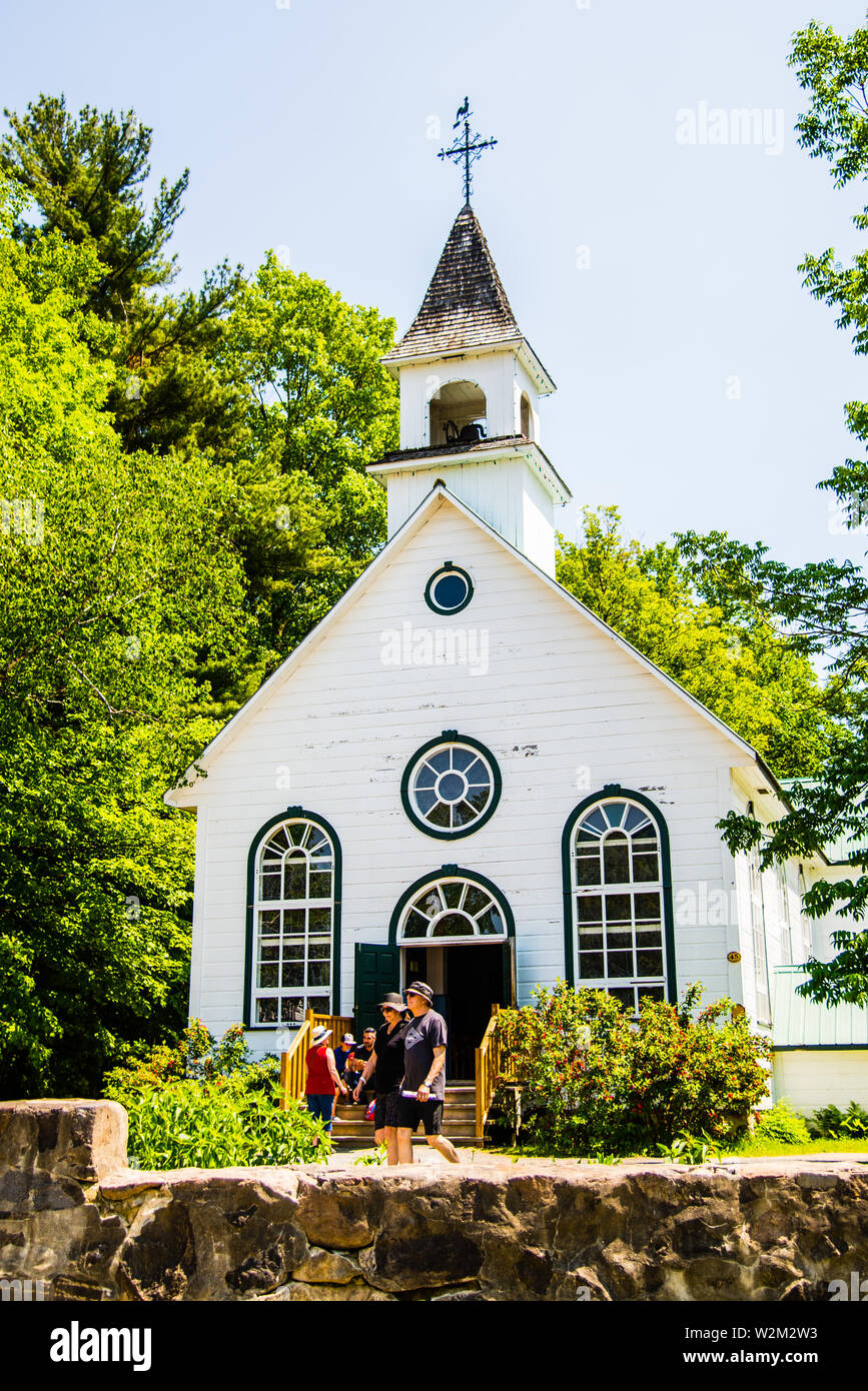 Village d'antan quebec hi-res stock photography and images - Alamy