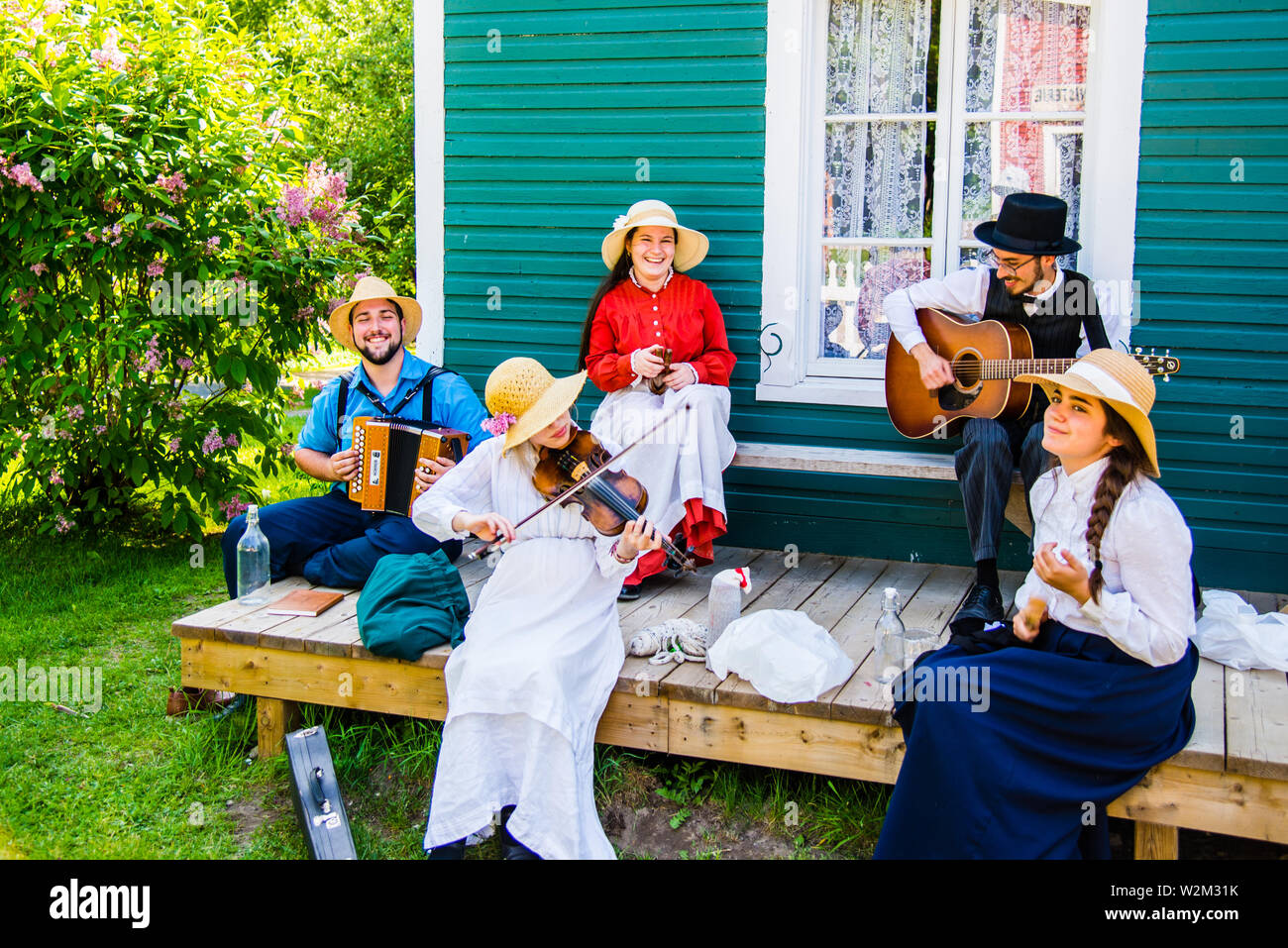 The music band playing in the quebec village (Village Québécois d'Antan ...