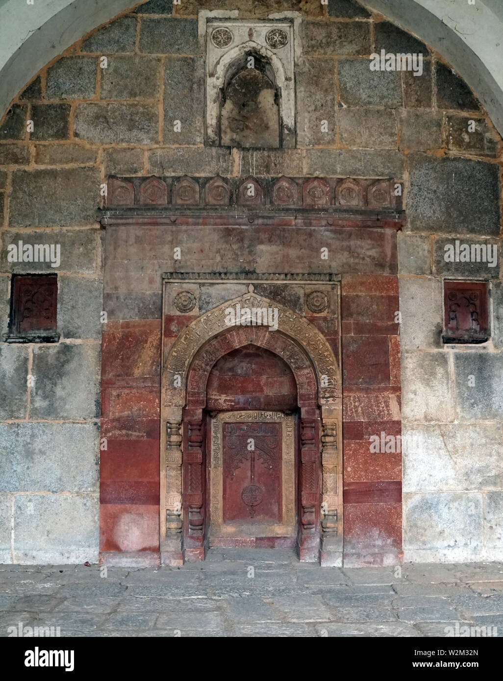 Mosque of Isa Khan, Mihrab, Delhi, India Stock Photo - Alamy